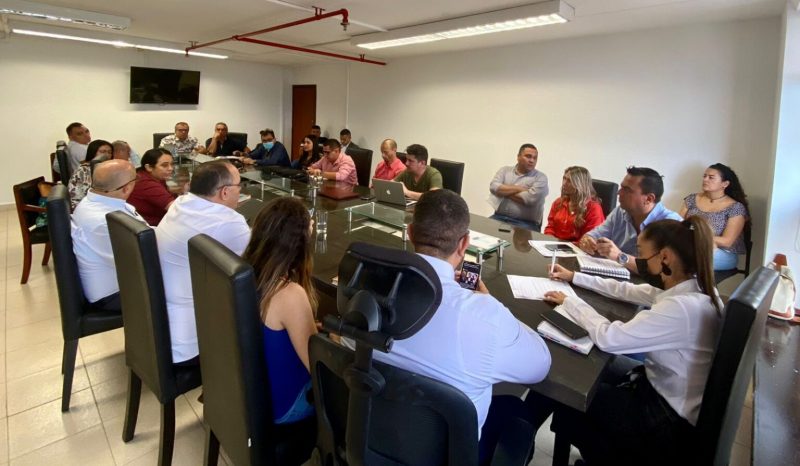 En mesa de diálogo se revisa con alcaldes, CRQ y volqueteros posibles soluciones a las ...